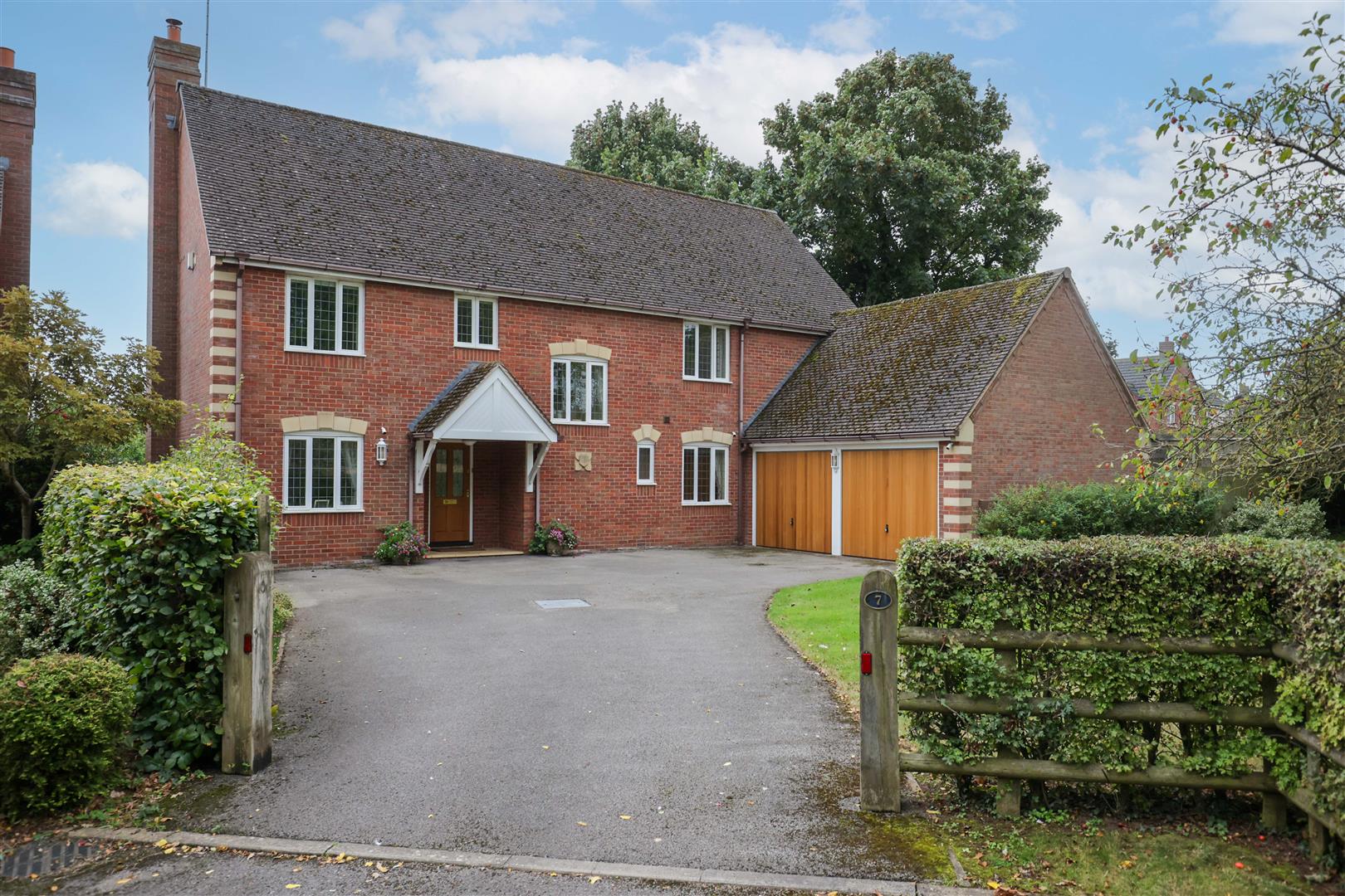 Properties For Sale in Wellesbourne | Peter Clarke